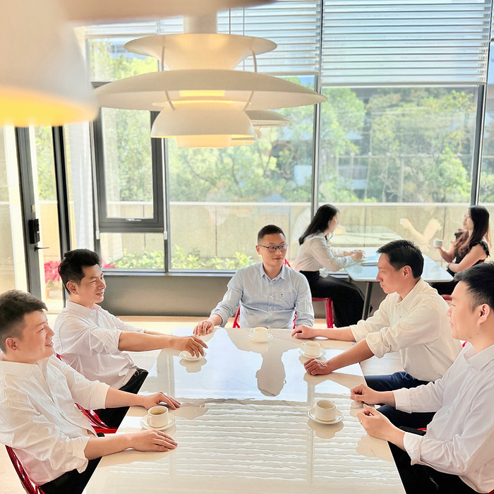 One team, no barriers – endless breakthroughs.